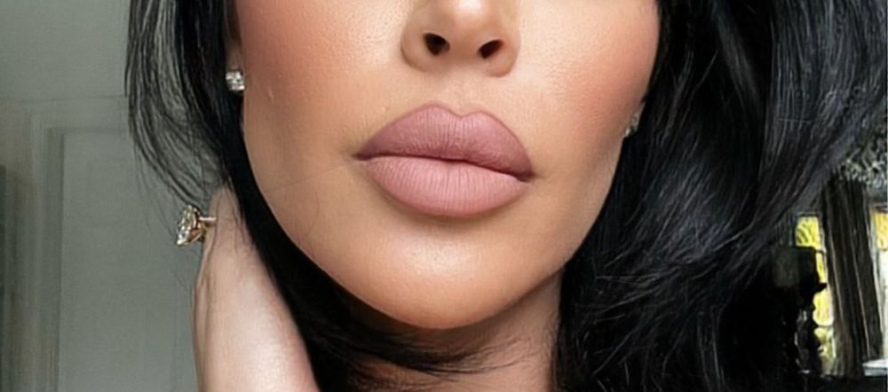 Top Lip Liner Tips and Tricks for Expert Contouring | Blog | ARMÉE ...